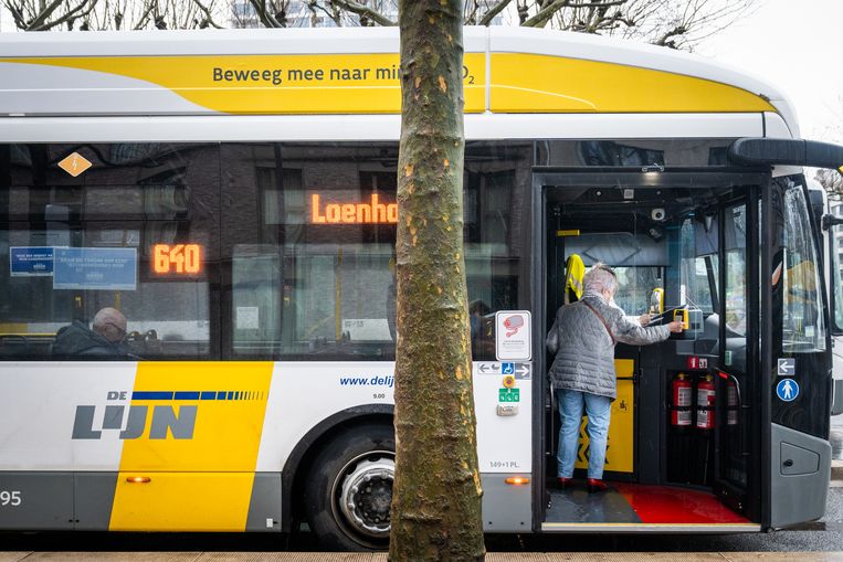 Routeplanner op website van De Lijn werkt niet, net op de dag dat nieuw ...