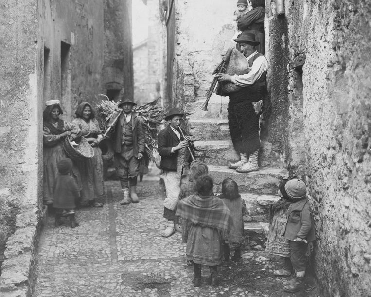 ‘Schoonheid op aarde’ is een compacte maar grandioze roman over ...