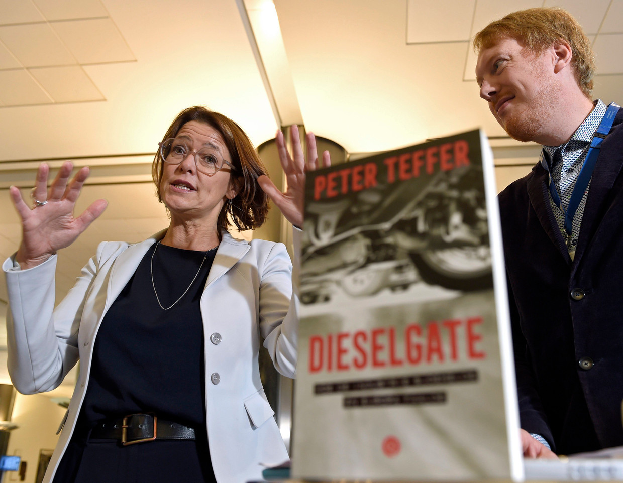 Van Brempt: "Als we niet opletten, wordt de auto van de toekomst in ...