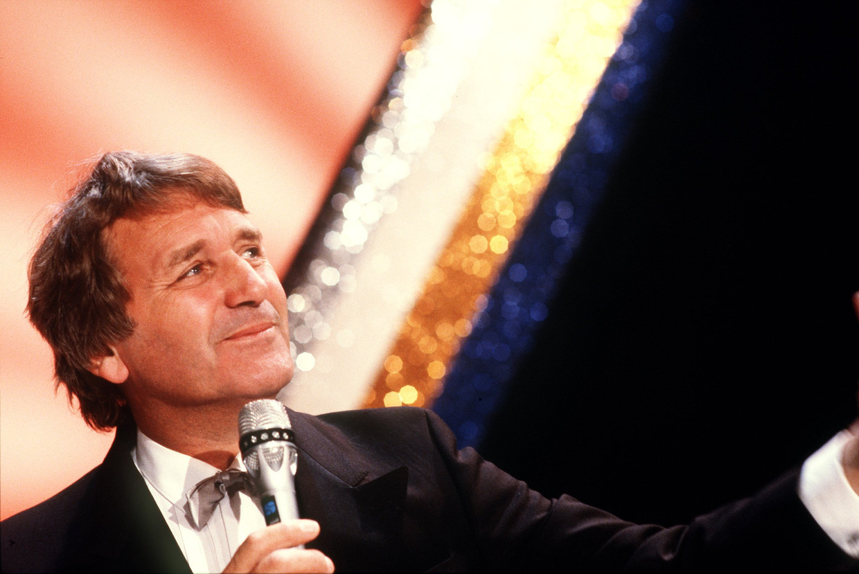 Nederlands cabaretier, zanger en schrijver Henk Elsink overleden