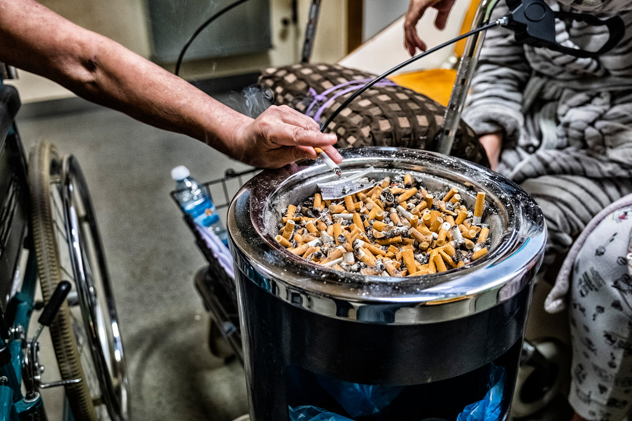 ‘De rookpauze is het enige moment dat wij even kunnen zitten’