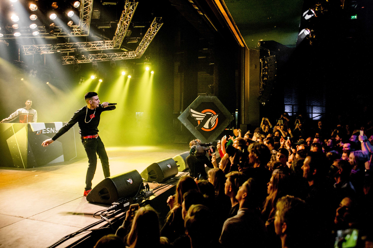 Waarom overklassen Nederlandse rappers de Belgen in onze hitlijsten?