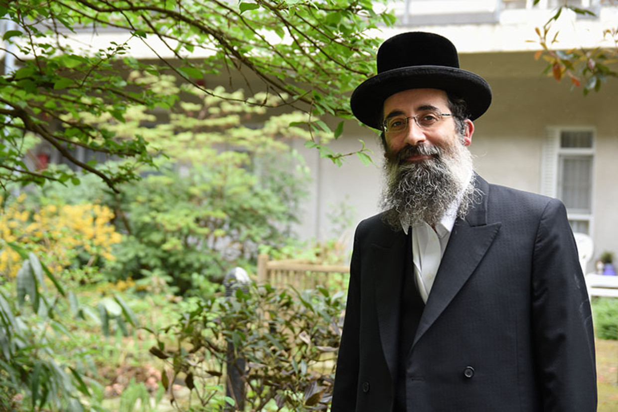 Kritiek op ultraorthodoxe jood die vrouwen de hand niet wil schudden ...