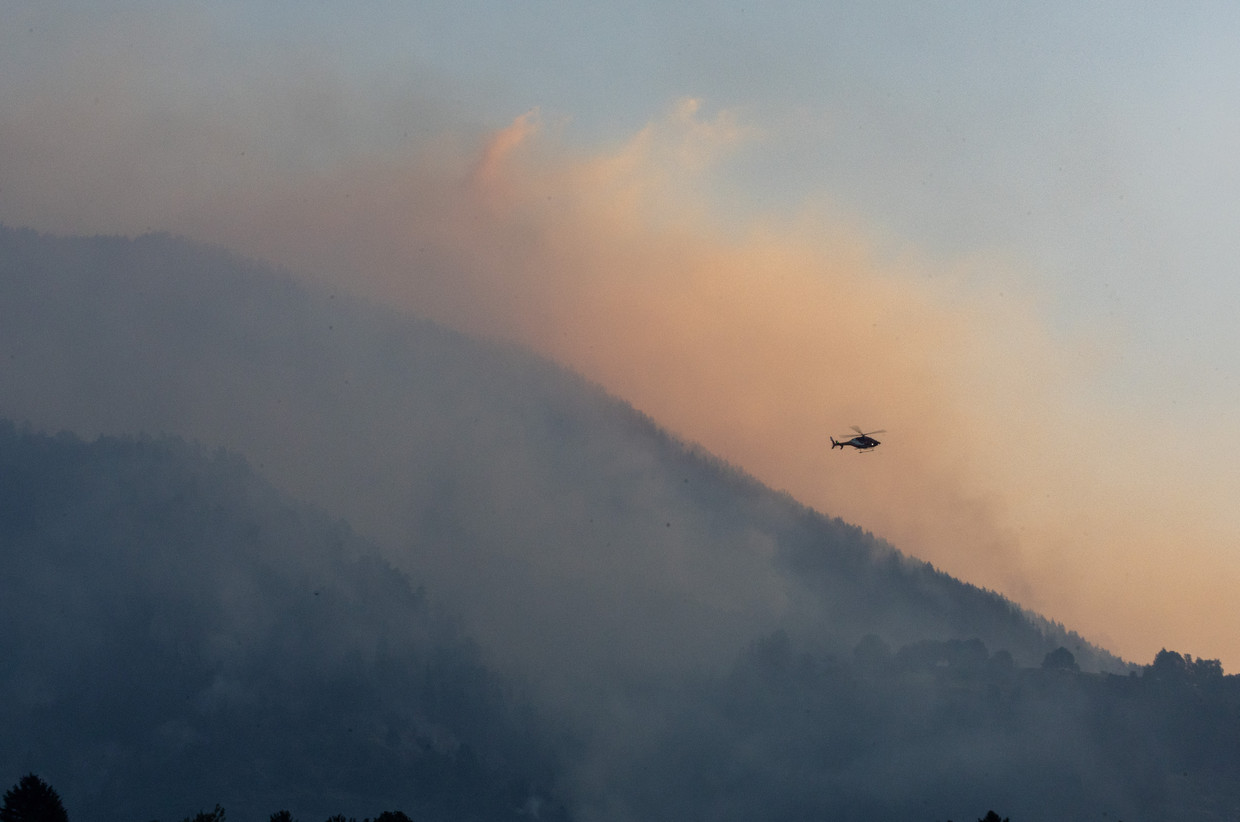 Bosbranden teisteren Europa: Griekse badsteden en Zwitserse bergdorpen ...