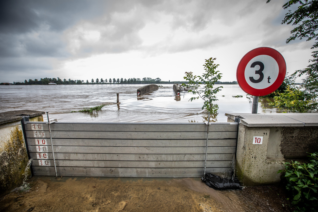 ‘Vroeg of laat komt er miserie van’: Vlaamse gemeenten geven te snel ...