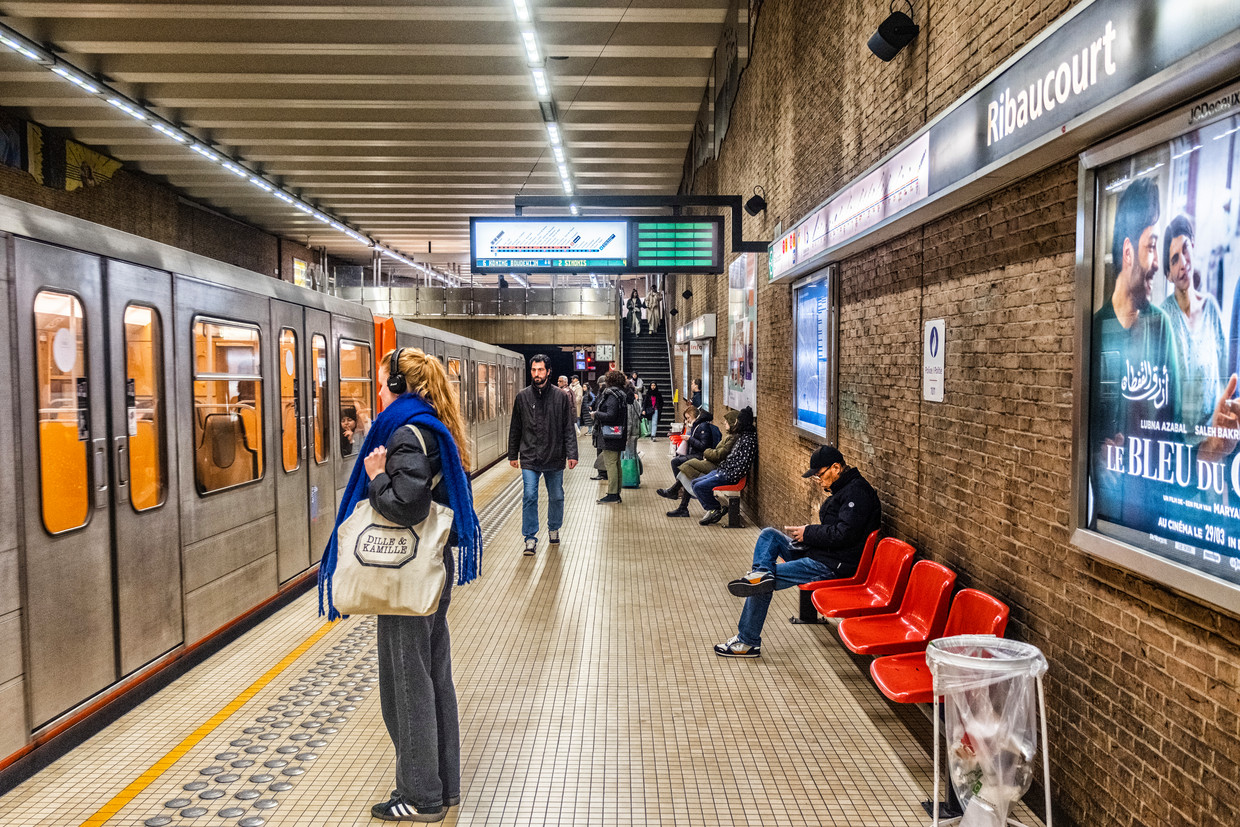 Drugsproblematiek rondom Brusselse metrostations: ‘Om vier uur ligt het ...