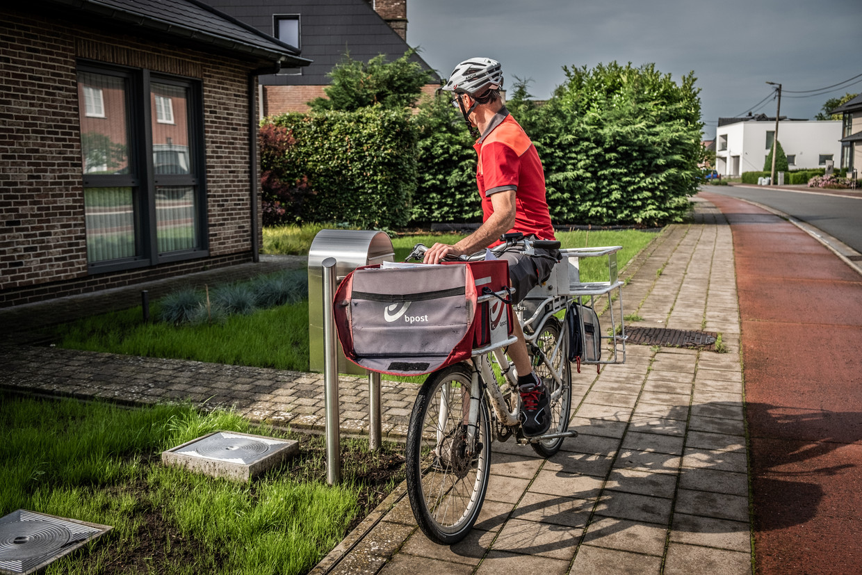 Steekt de vertrouwde postbode volgend jaar nog uw krant in de bus?