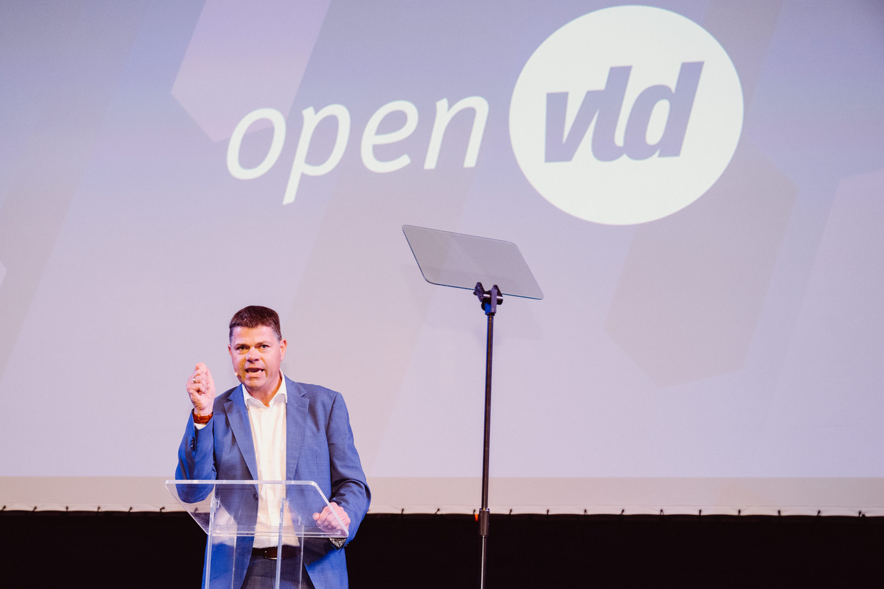 ‘Niet klagen en zuchten’: waarom Open Vld zich dan toch verzamelt rond ...