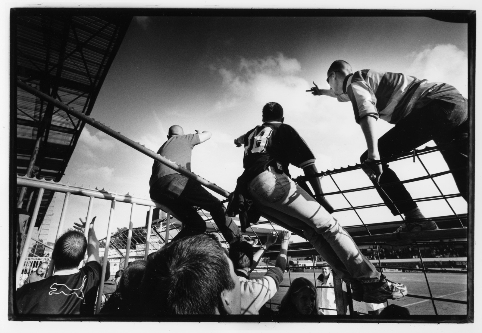 Vechten op voetbalveld voortaan dubbel zo zwaar gestraft: ‘6.801 ...
