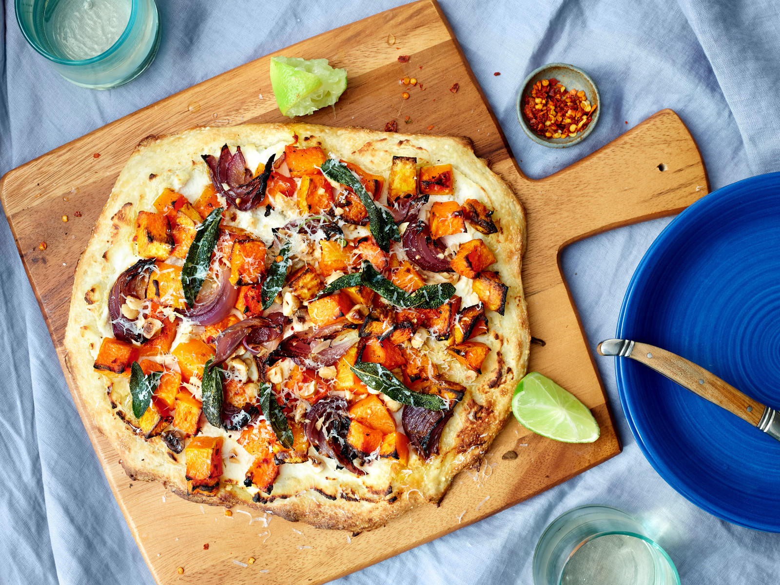 Snel en makkelijk: maak van een kant-en-klare pizzabodem een ...