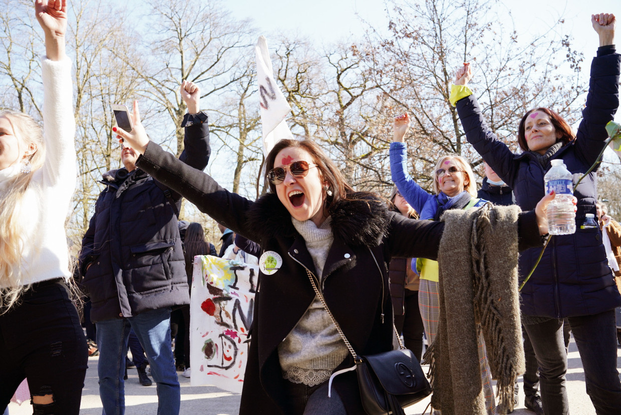 Meer Dan Duizend Mensen Protesteren In Ter Kamerenbos Tegen