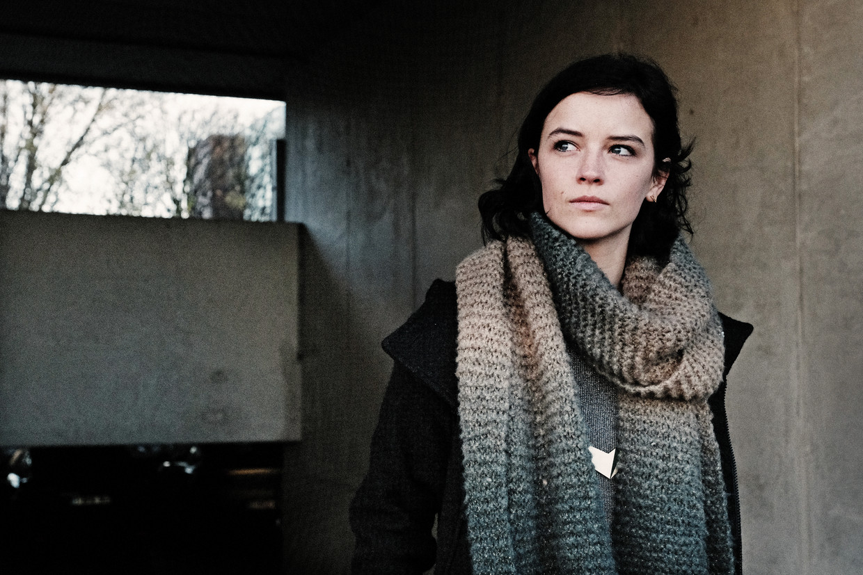 Lynn Van Royen wordt de revelatie van de nieuwe zondagavondreeks 'Beau ...