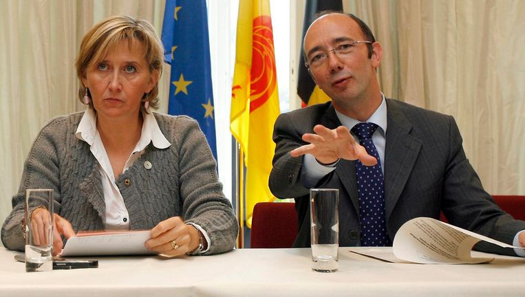 Simonet: "Smet ontkent de realiteit" | De Morgen