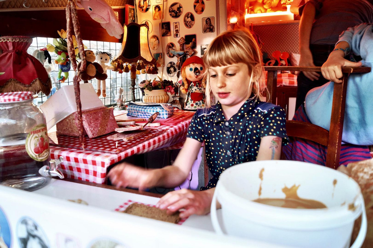 Brood, borsten en hoofdvlees: een nacht in het Botramkot op de Vlasmarkt
