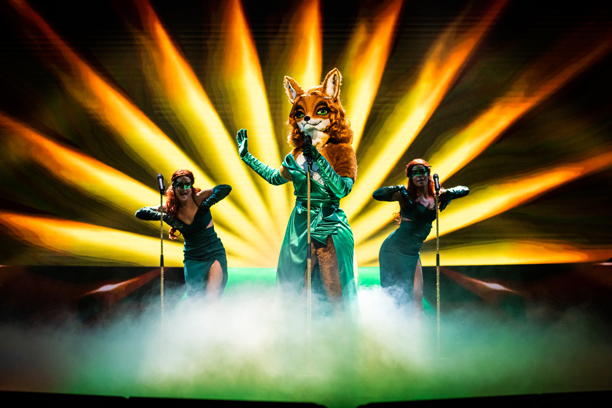 ‘The Masked Singer’: alsof een van 's lands grootste popsterren zou ...