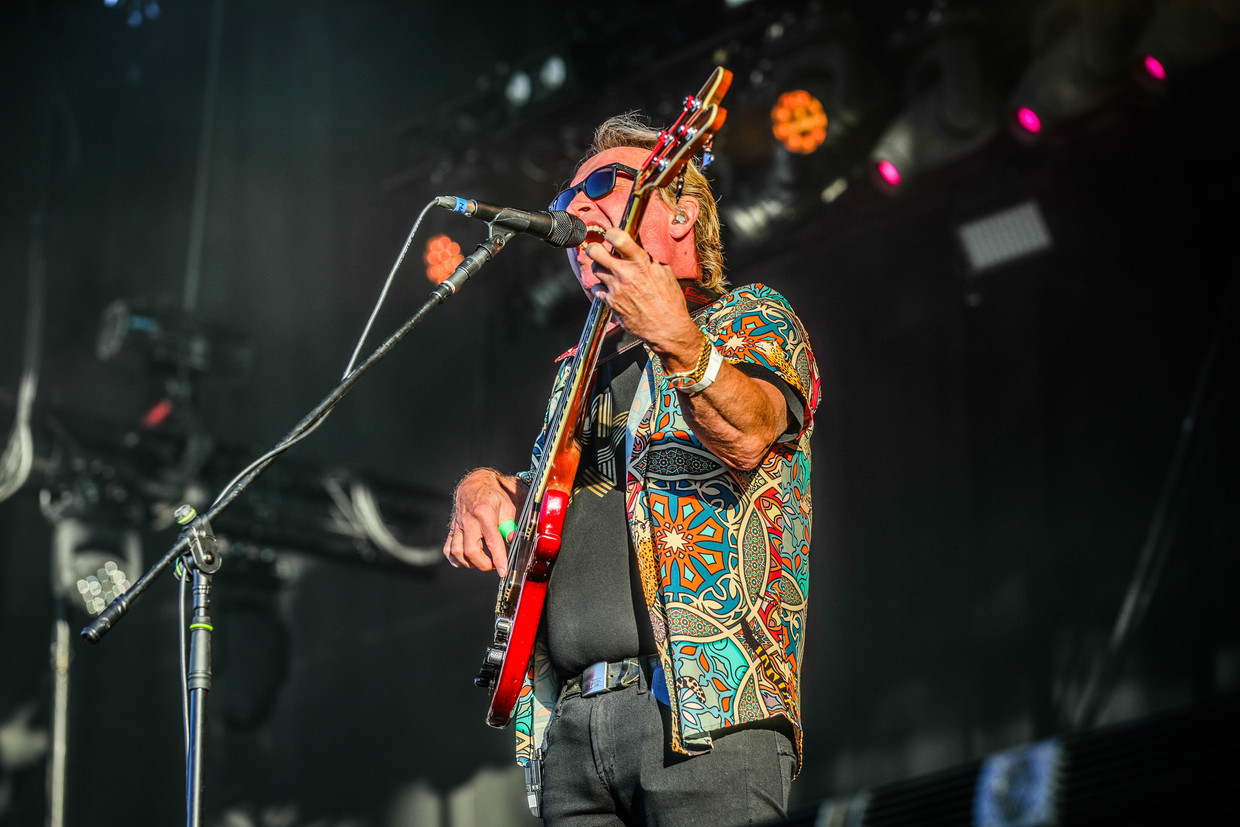 ‘Iemand gooide tijdens een Level 42-concert een doosje op het podium ...