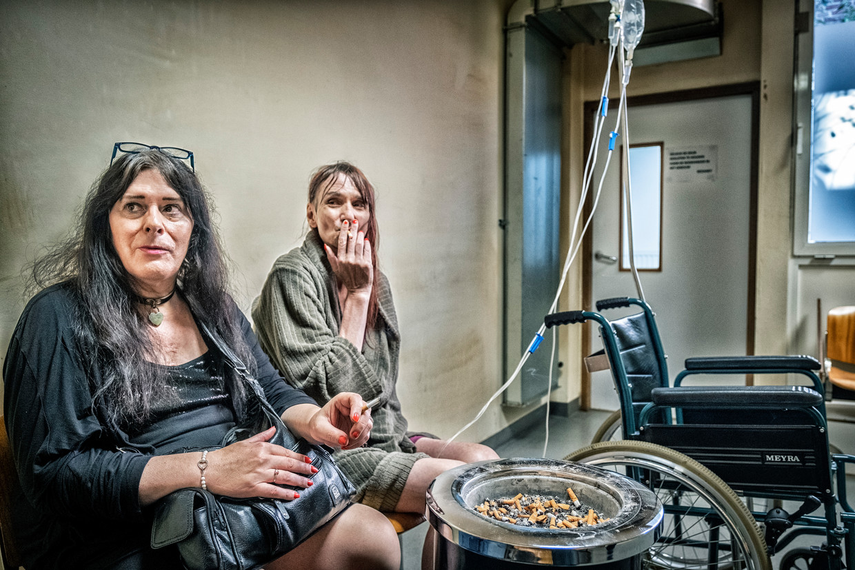 ‘De rookpauze is het enige moment dat wij even kunnen zitten’