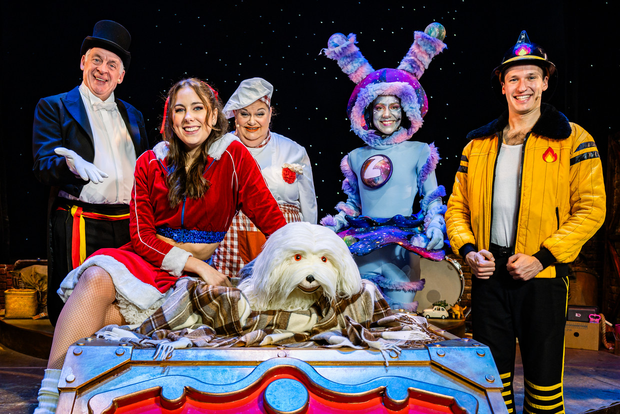 Boosheid om burgemeester in Samson-show tijdens wateroverlast: ‘Fysiek ...