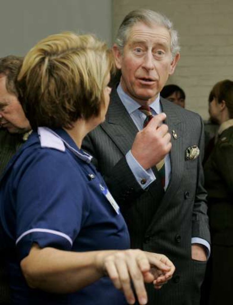 Prins Charles viert 60ste verjaardag met expositie over zijn leven