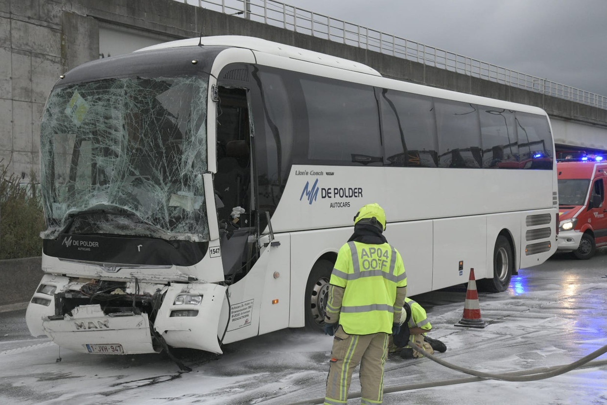 Twee uur file richting Antwerpen na ongeval op E19 ter hoogte van ...
