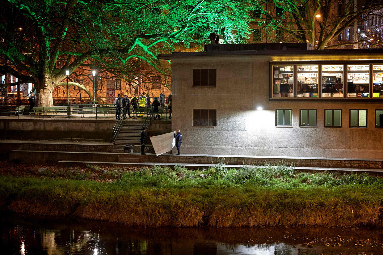 Schutter die drie mensen neerschoot in moskee Zürich dood aangetroffen