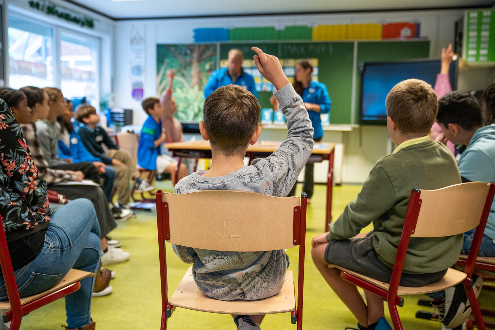 Taalondersteuning gebeurt het best in de reguliere klas. Dat is een no ...