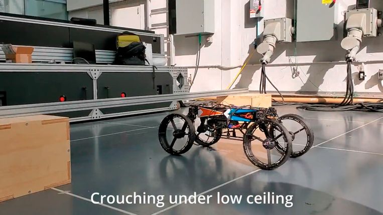 Alles-in-een-robot kan rijden, bukken en vliegen met zijn wielen