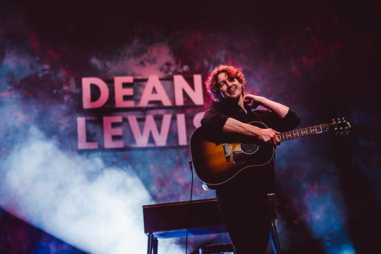 Behalve zijn publiek is er werkelijk níets meeslepends aan Dean Lewis