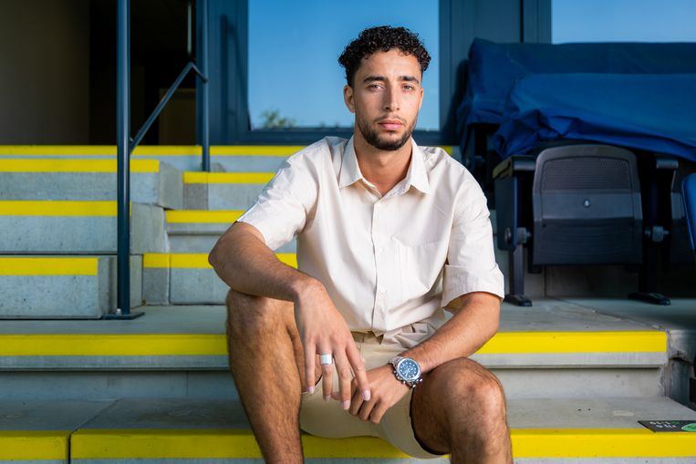 Sofian Kiyine, voetballer die met auto in sporthal vloog, riskeert 16.000 euro boete en 5 jaar ...