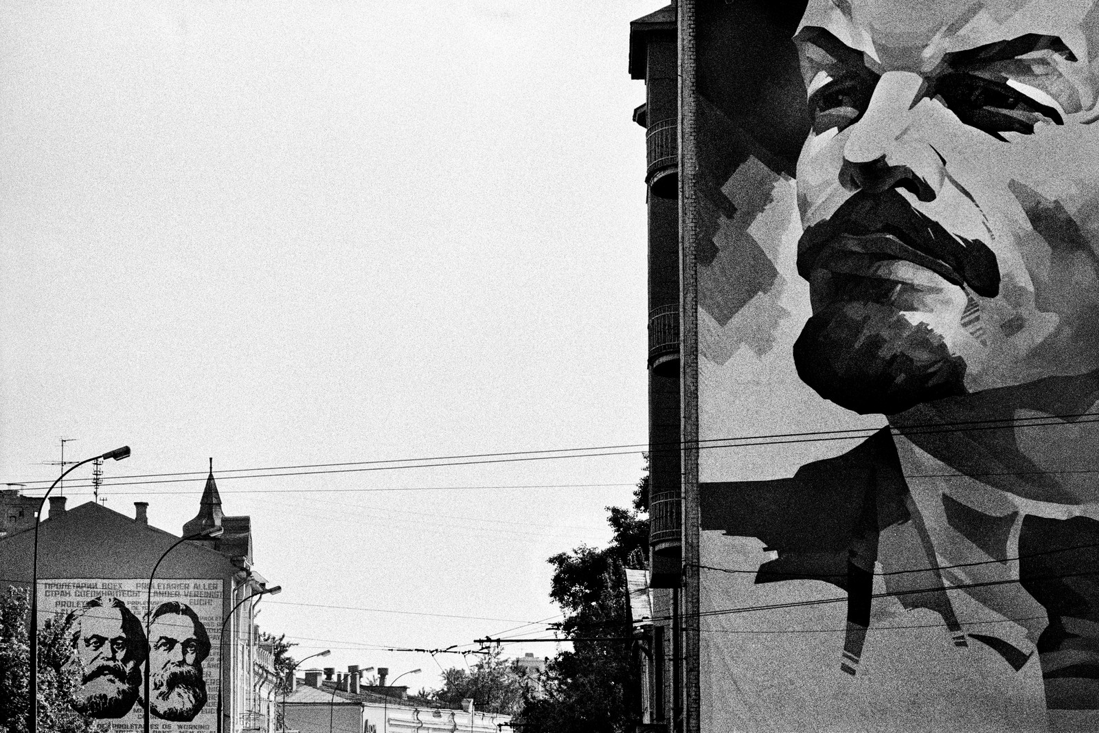 Anton Corbijn bewijst in Antwerpse expo weer dat hij veel meer is dan ...