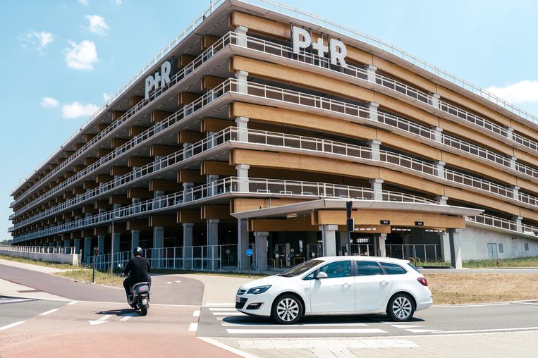 Lege park-and-rides in Antwerpen en Gent: wat is er aan de hand?