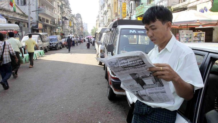Myanmar laat na 50 jaar publicatie kranten toe | De Morgen