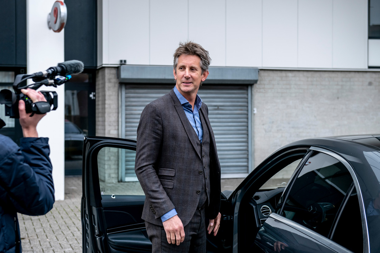 Edwin van der Sar getroffen door hersenbloeding, ex-CEO Ajax op ...