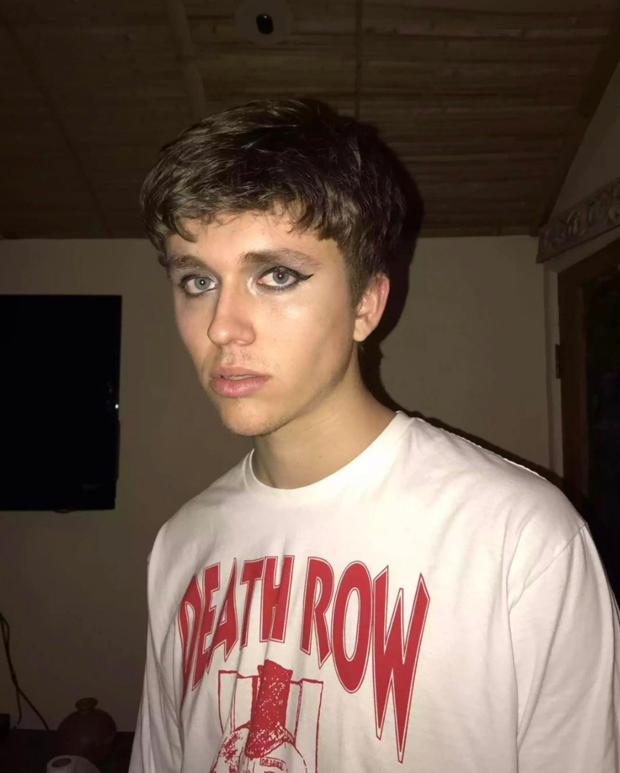 Ian Thomas openlijk over make-upliefde: "Ik geloof niet in hokjes"