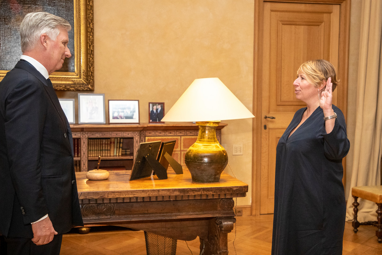 De opvallende terugkeer van Caroline Gennez: ‘Conner Rousseau neemt een ...