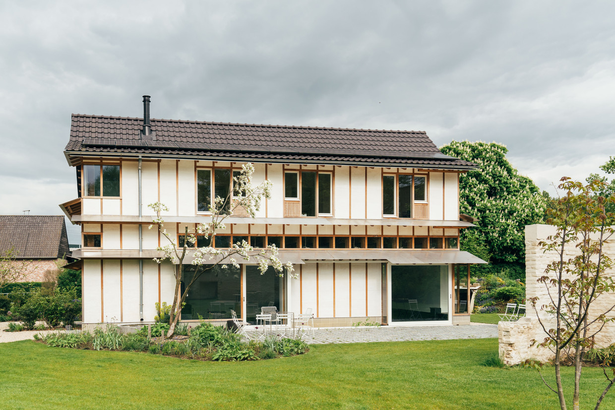 Binnenkijken in een kunstig ‘aards paradijs’ in Landegem | De Morgen