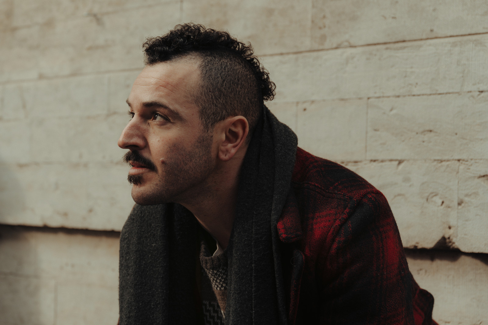 Jaouad Alloul wil de man emanciperen: ‘Soms vraag ik me af waar al die ...