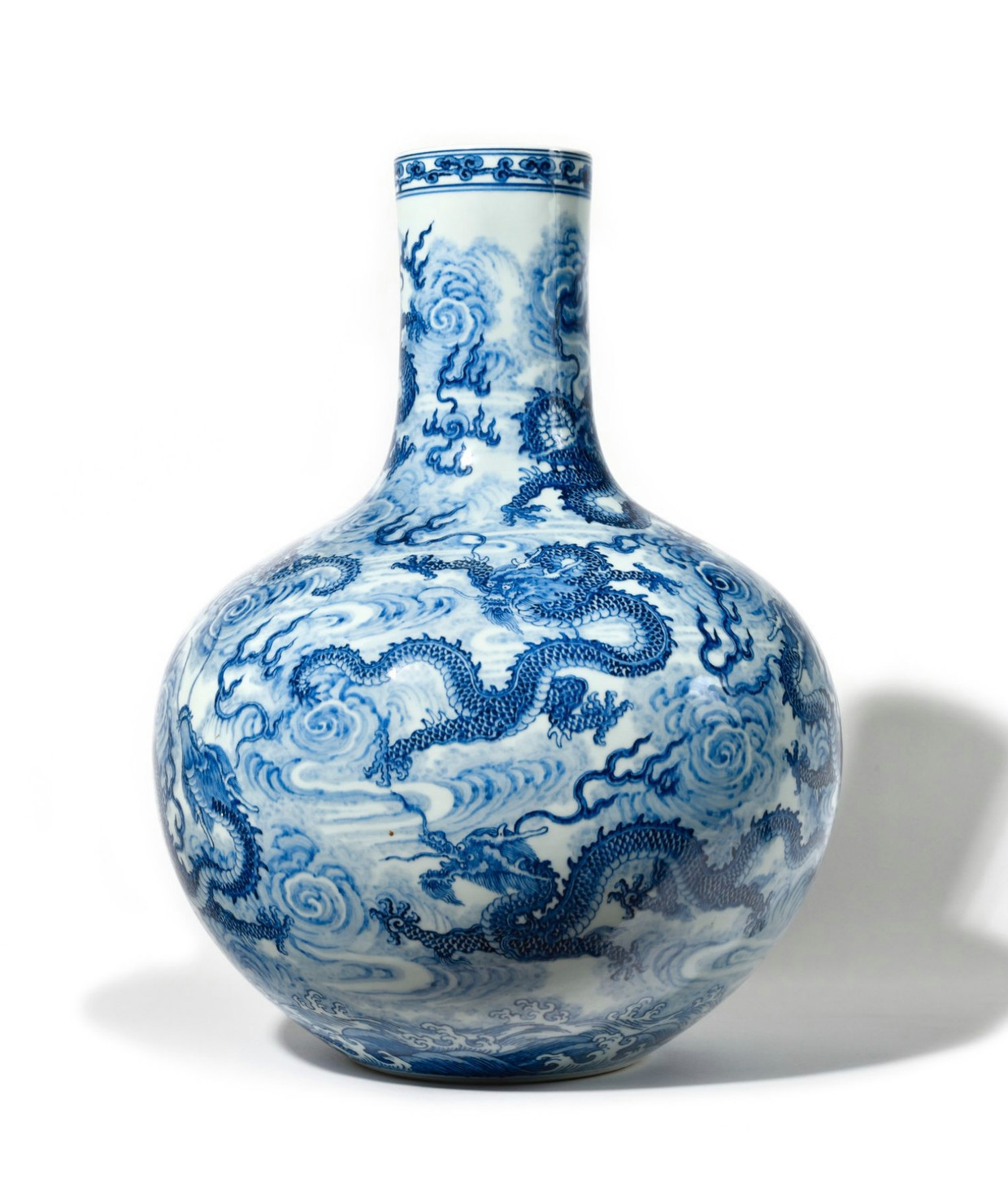 Geschat op 2.000 euro, verkocht voor 8 miljoen: biedingsoorlog op ‘gewone’ Chinese vaas loopt ...