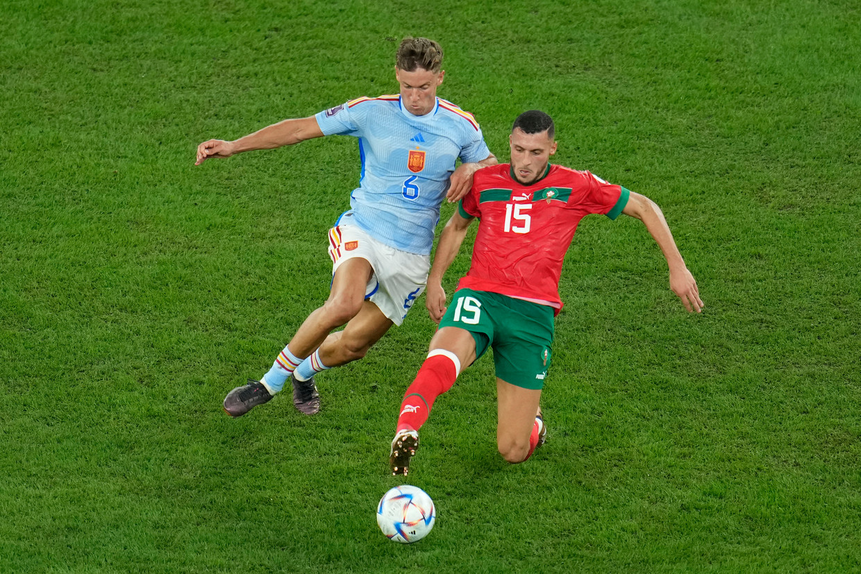 Trotse familie van Belgo-Marokkaan Selim Amallah, in de basis bij ...