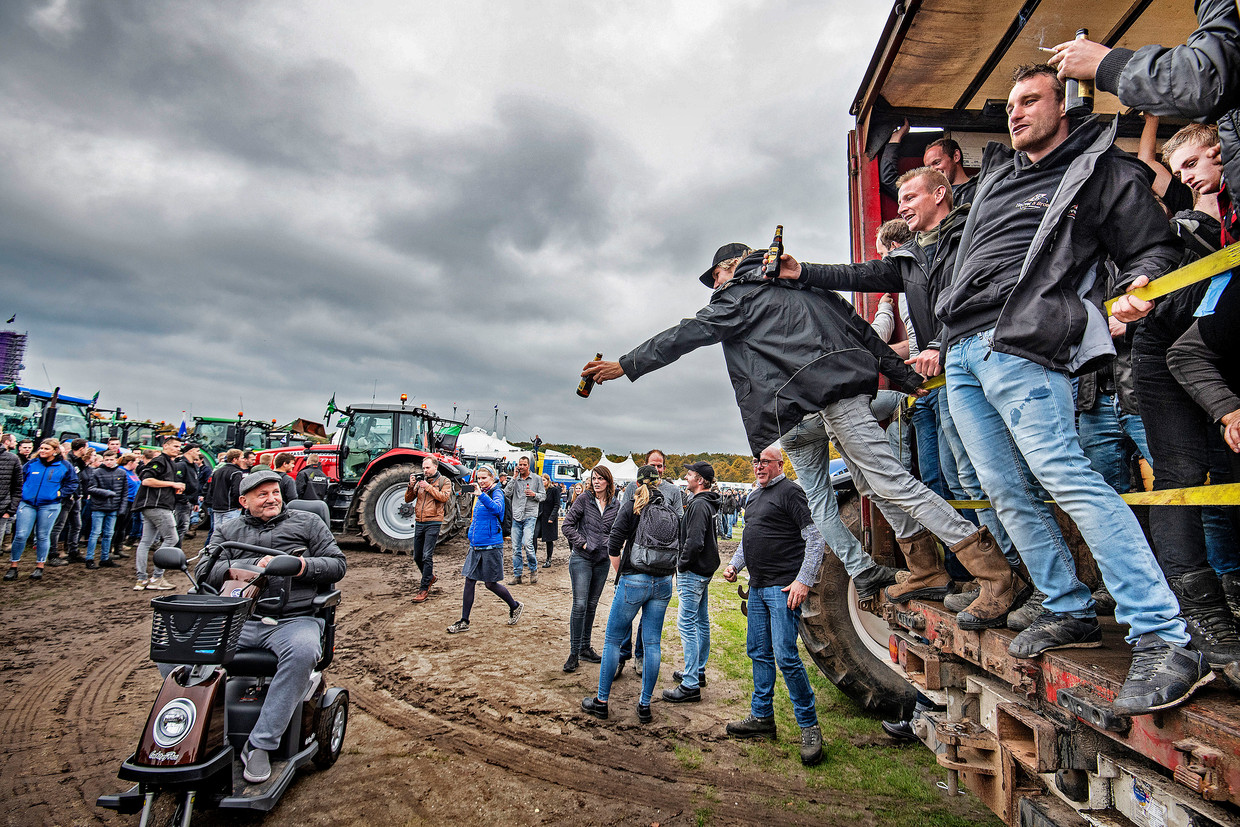 Protest van Nederlandse boeren tegen ‘stikstofbeleid’ escaleert