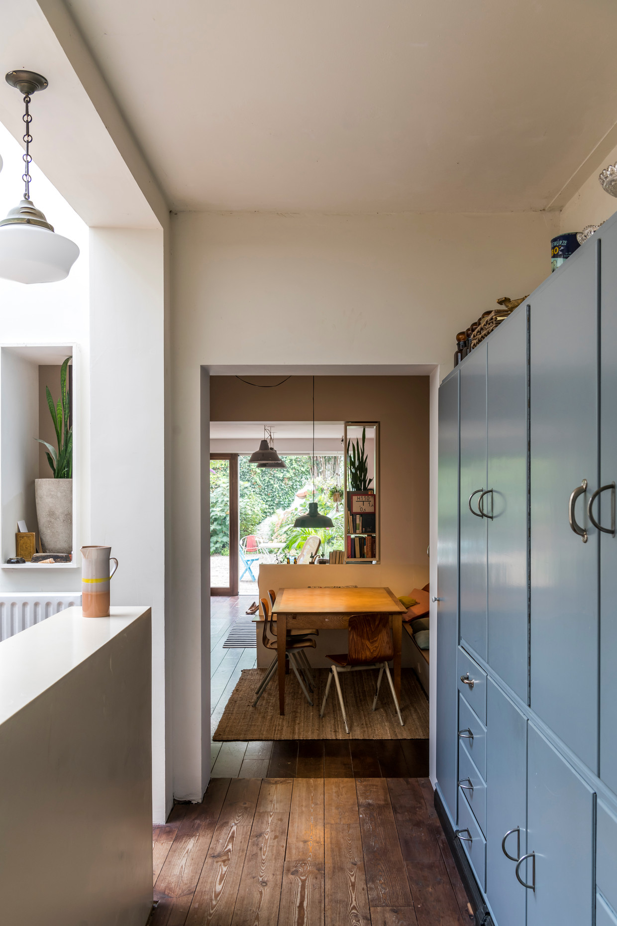 Binnenkijken: de kunstige update van een oude pastorie in Ronse