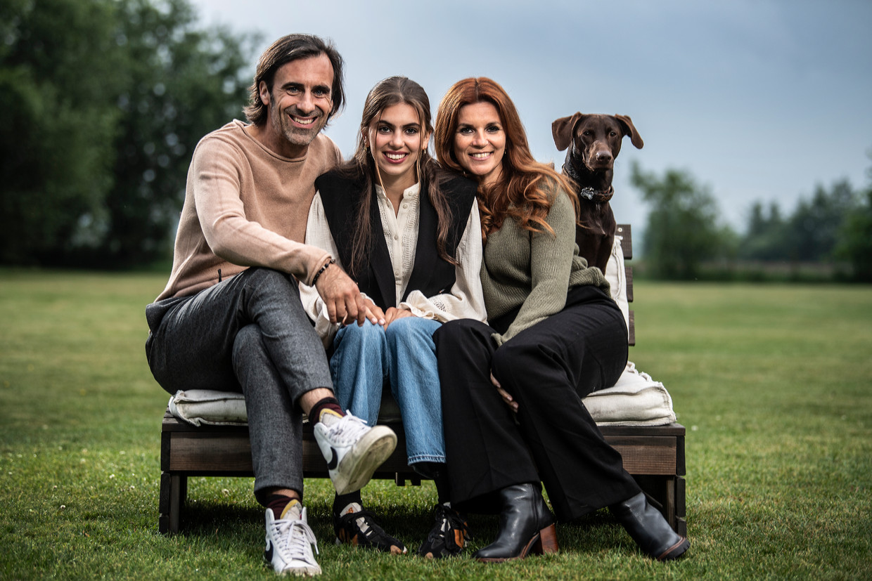 Manou (16), dochter van Jan Schepens en Katja Retsin: ‘Ik zie acteren ...