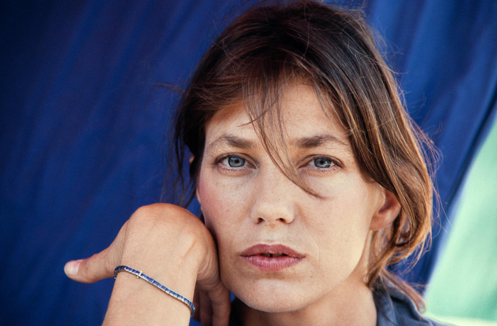 Met meer dan 90 films en 20 studioalbums was Jane Birkin veel meer dan ...