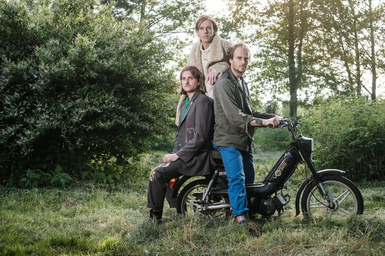 Deze 3 broers vormen samen de band Peenoise: ‘We hebben al muziek voor ...
