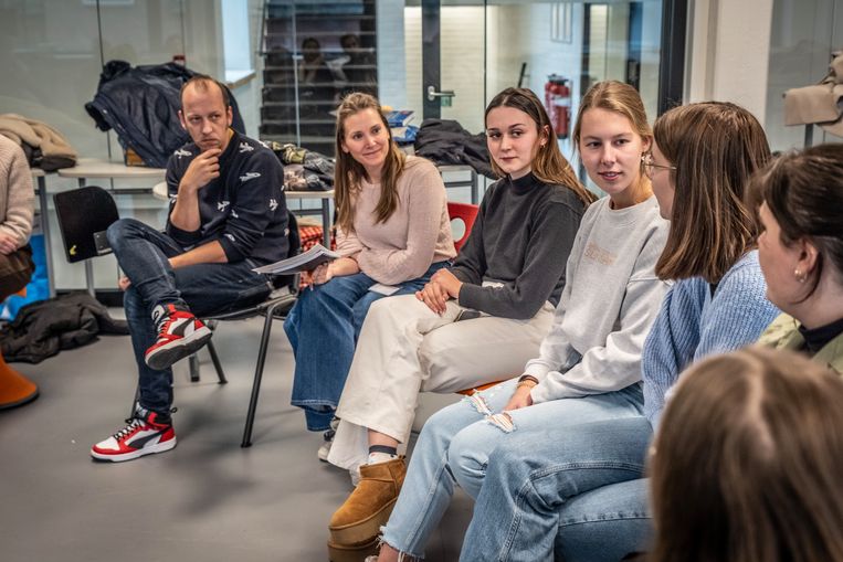 ‘Gaan die leerkrachten meer verdienen om min of meer hetzelfde werk te ...