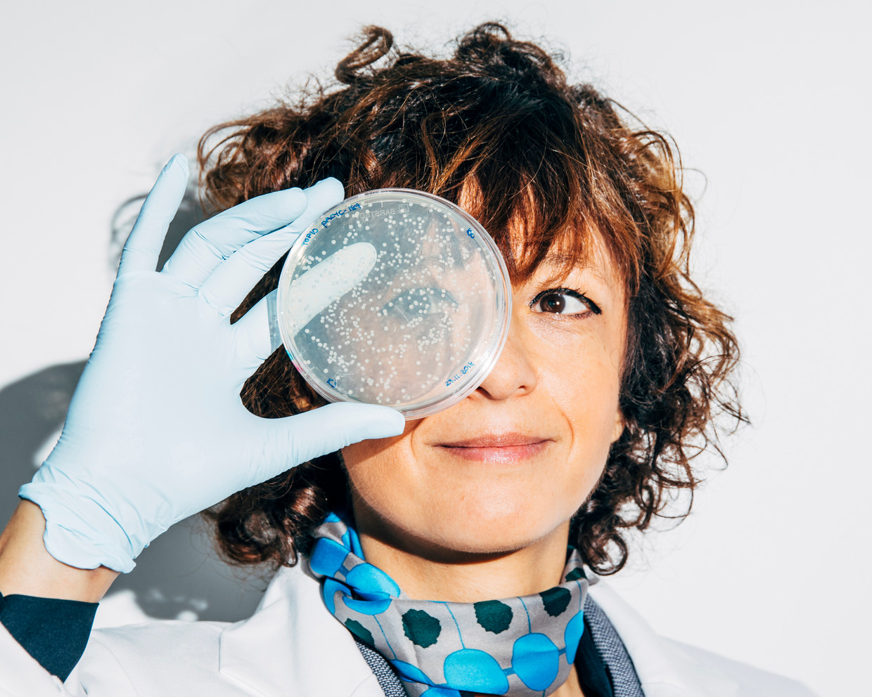Bacteriebioloog Emmanuelle Charpentier: “Genetische modificatie zal ons ...