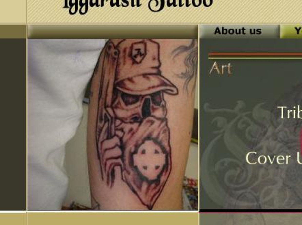 Gemeenteraadslid Vlaams Belang tatoeëert SS-slogans en nazisymbolen