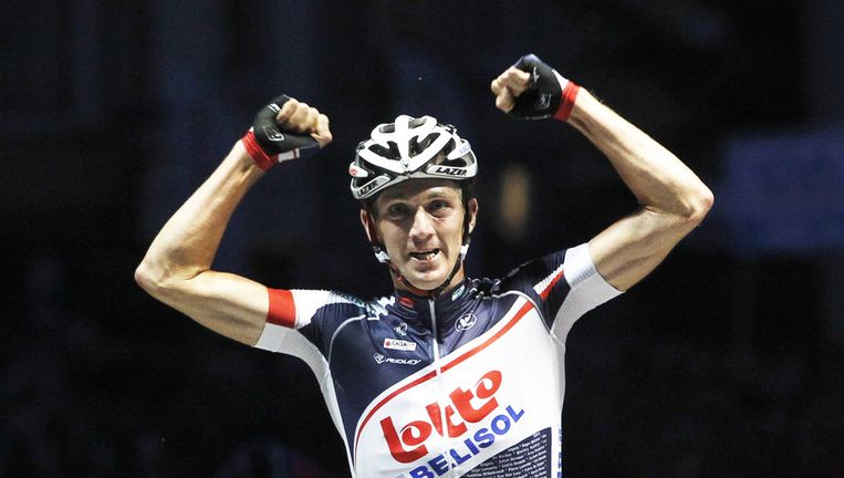 Jurgen Van den Broeck wint in Herentals, pakkende hulde voor Rob Goris