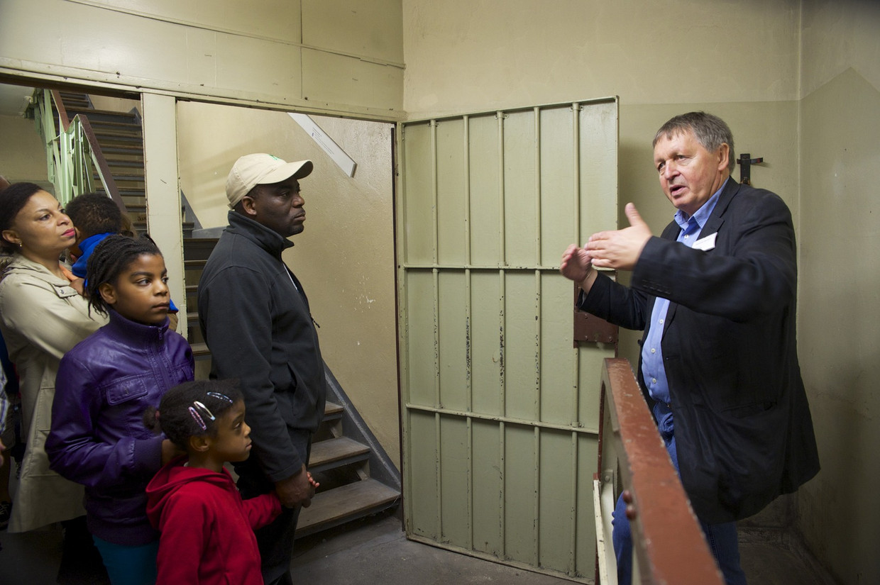 Hartmut Richter, de man die zwemmend de overkant van de Berlijnse Muur ...