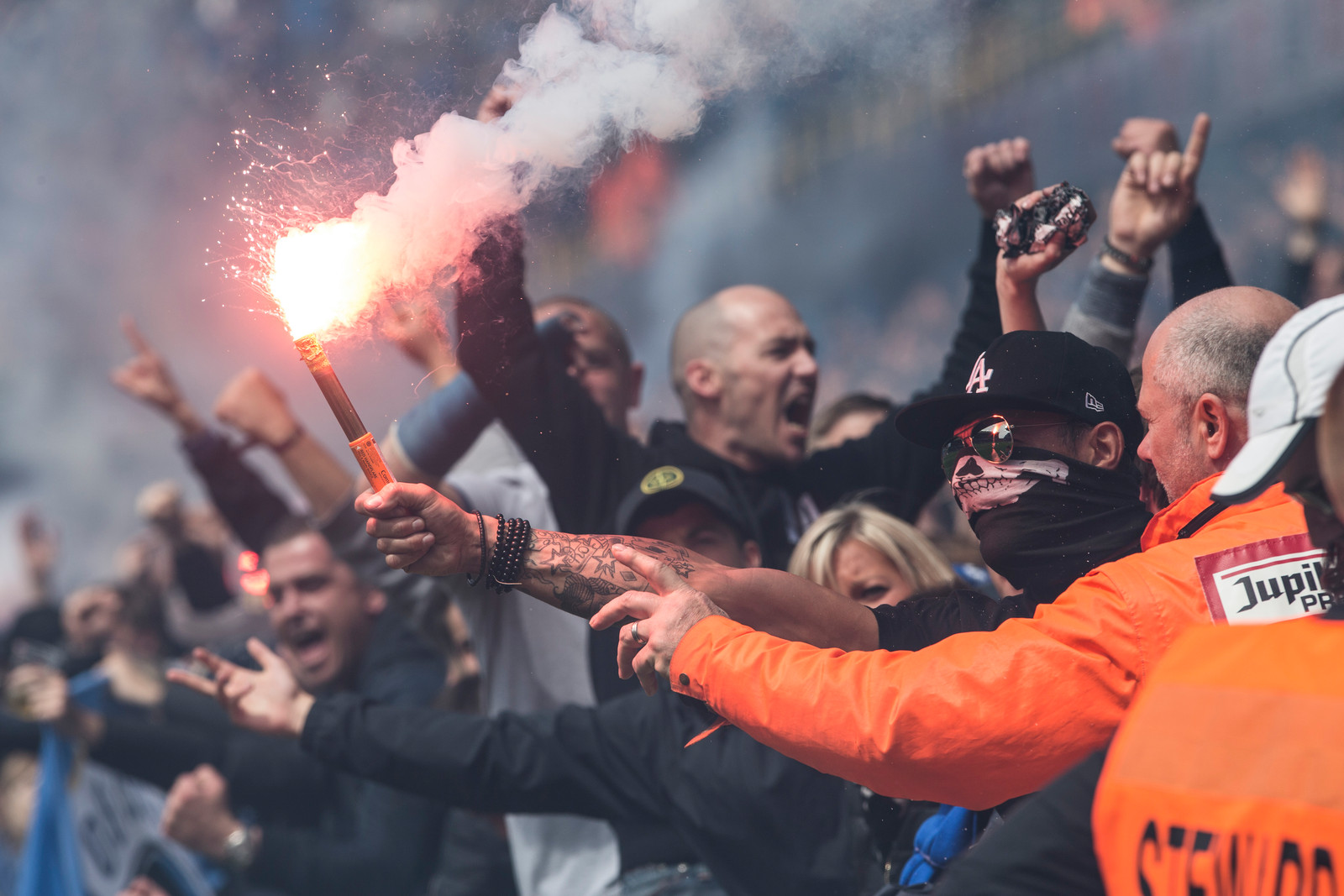 Is het hooliganisme terug in het voetbal? | De Morgen